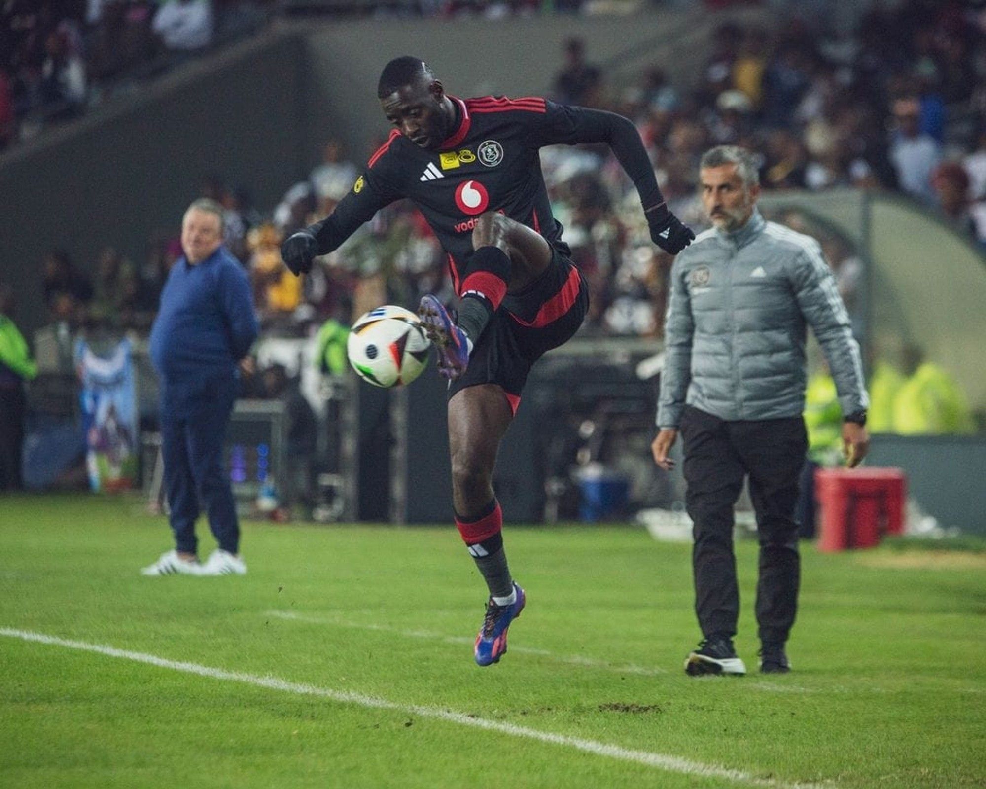 UDeon Hotto ucacisa okunganceda iPirates emdlalweni weMTN8 ngomso