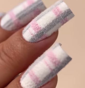 Fluffy nails - what you need to know about the new fuzzy nail trend
