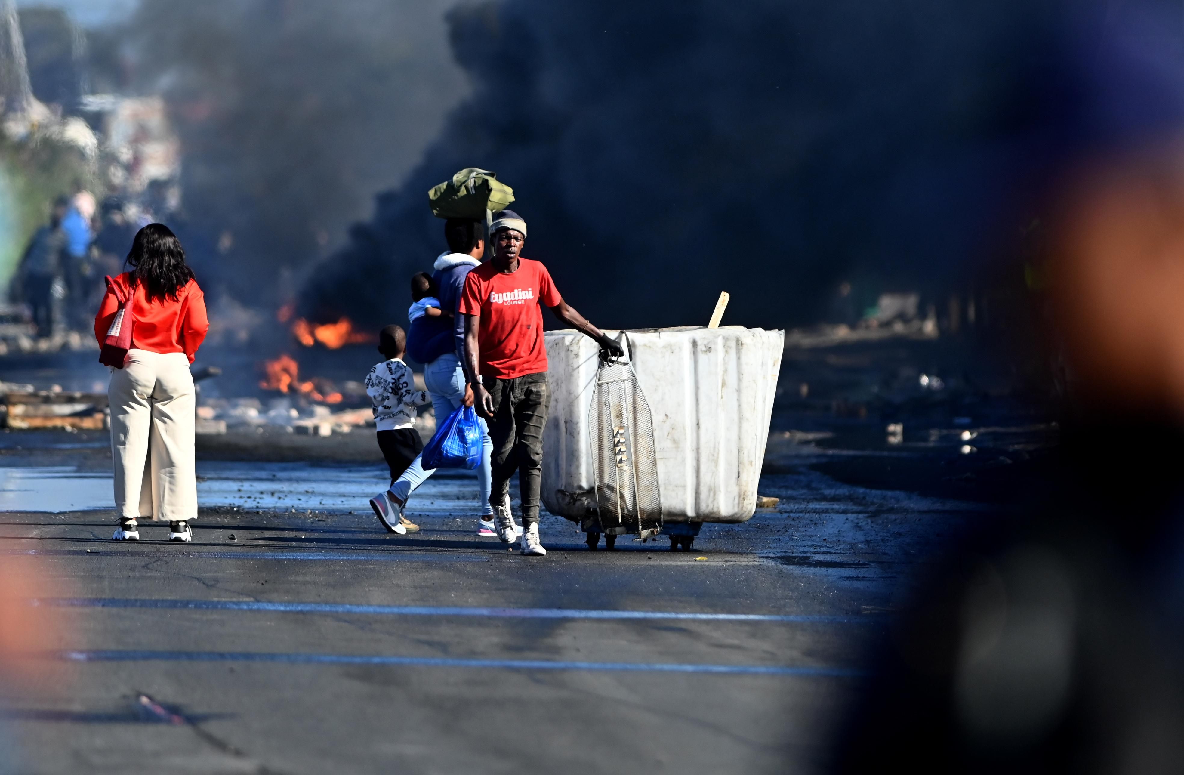 Dunoon erupts in protest after the demolition of a local food stall ...