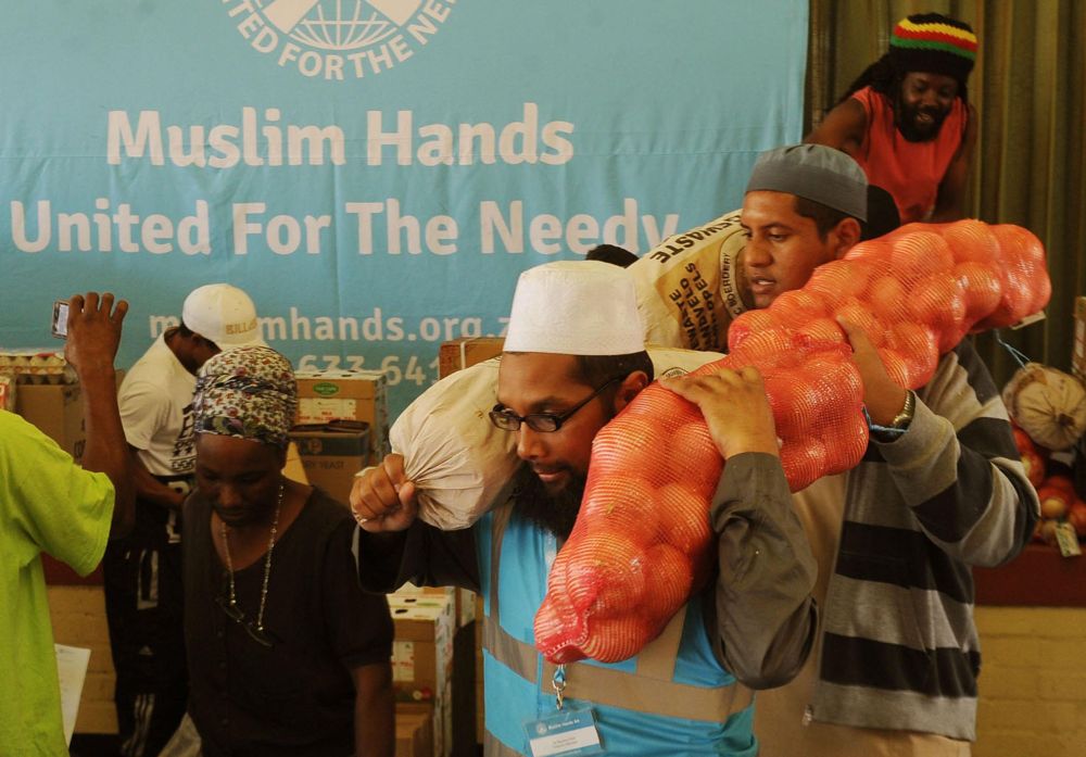 Muslims’ helping hand to fire victims