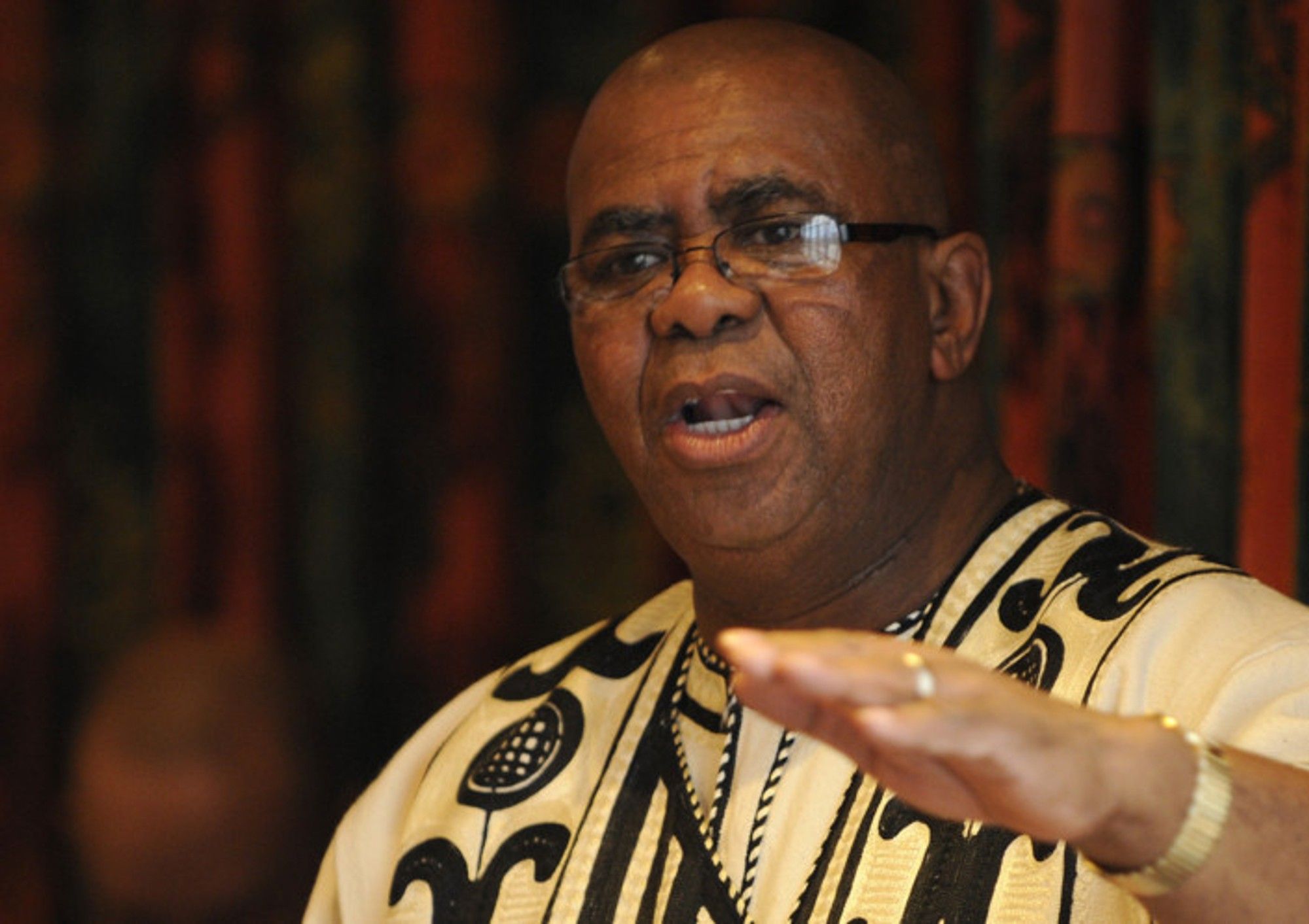 Ramaphosa pays tribute to Sadtu’s founding president and former labour ...