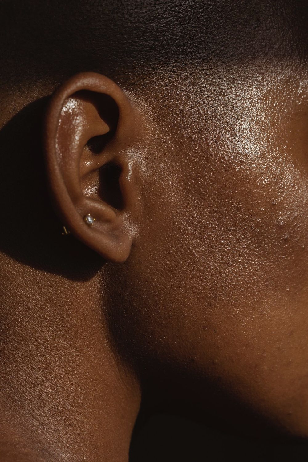 Moisturising made easy: How to treat and prevent dry ears