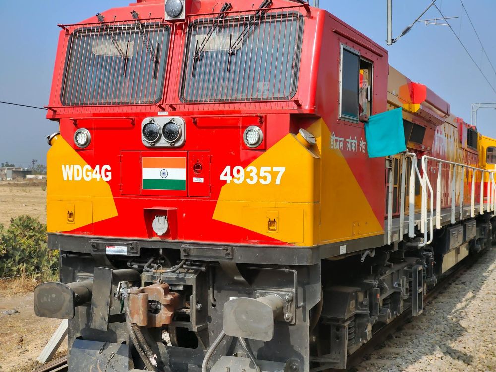 Indian runaway train takes 70 km journey