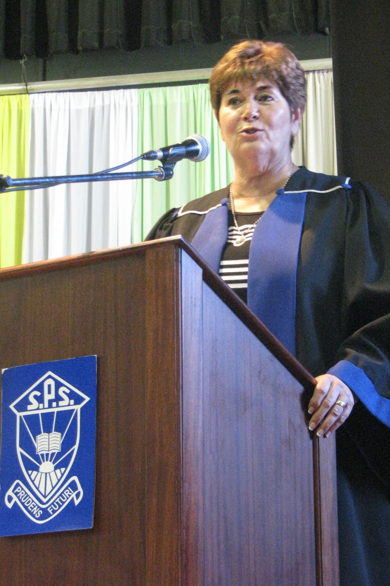 Sunlands Primary bids farewell to long-serving principal