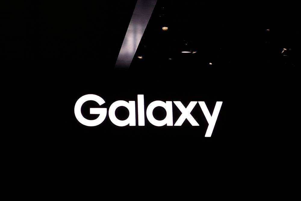 Galaxy S23 series unlikely to come with under-display camera tech
