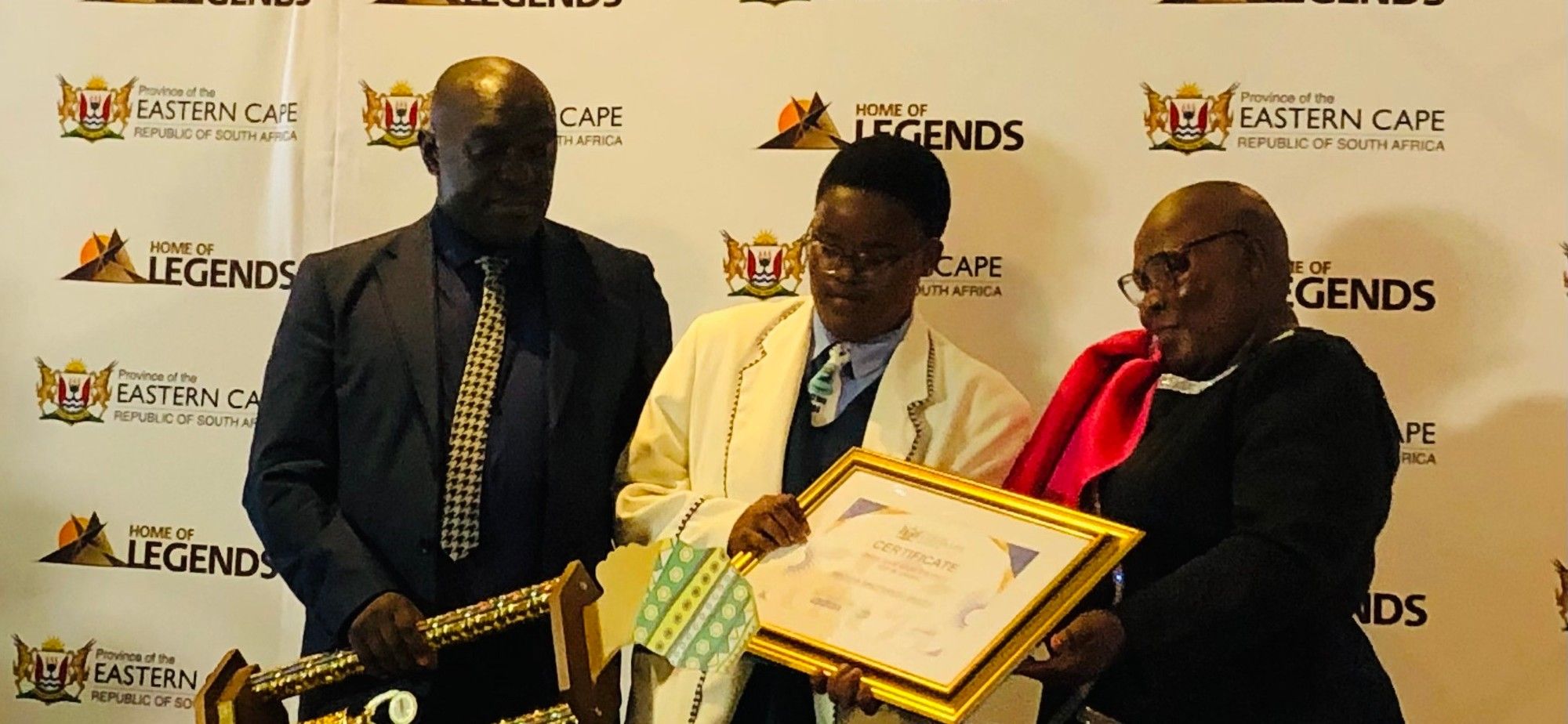 Ogqwese kulwimi lesiXhosa ukwanguye nombhali wemibongo yesiXhosa!