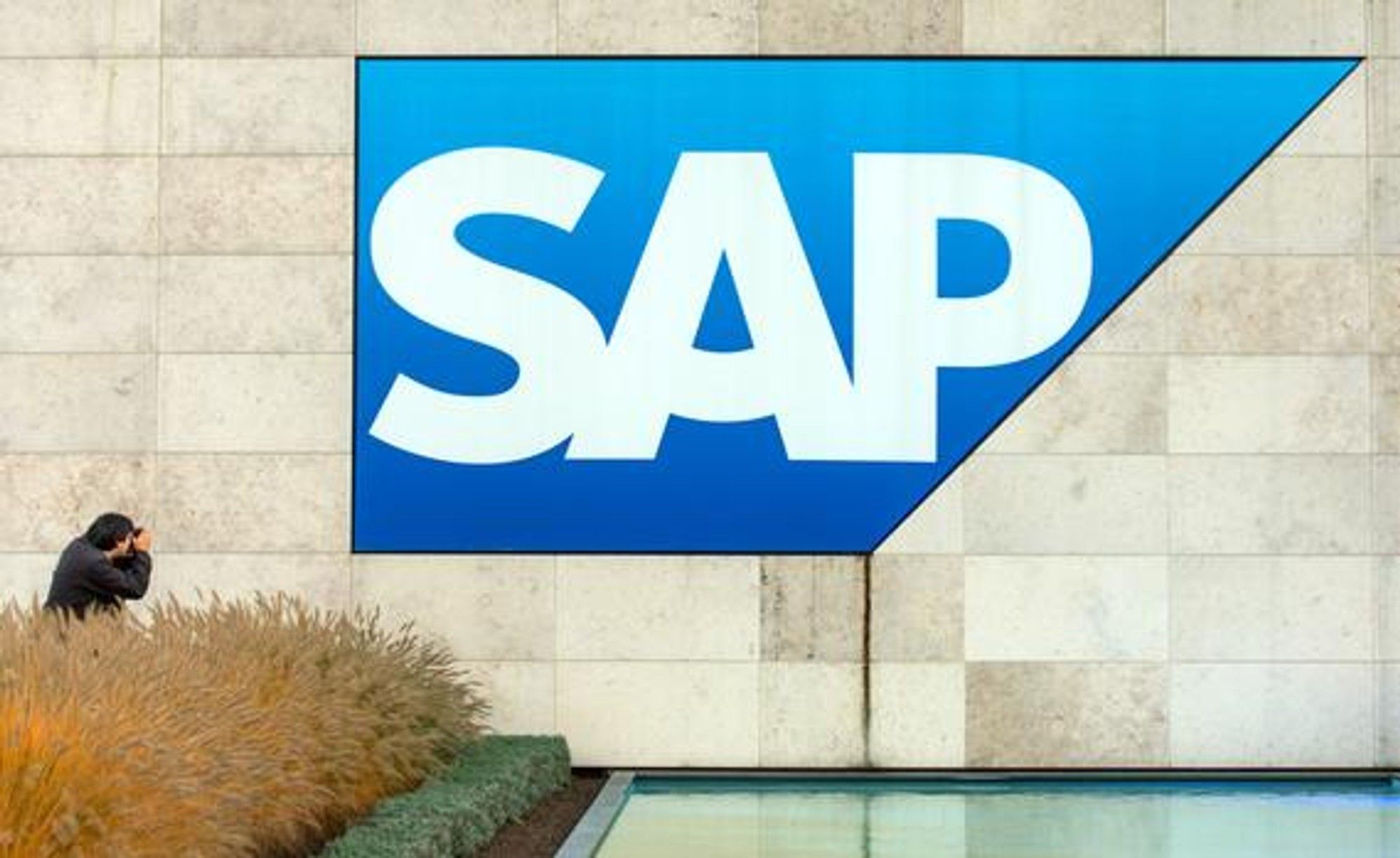 SAP to pay R4. 1 billion over bribery schemes in SA and other countries