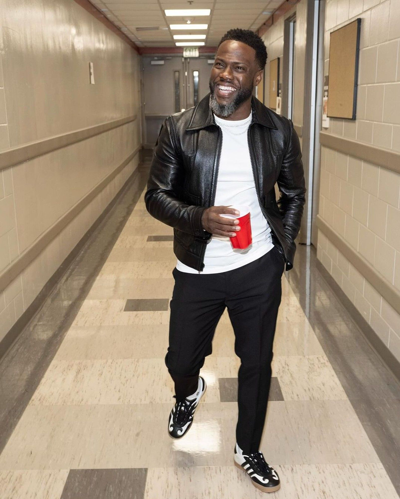 'They hurt my knees': Kevin Hart shares why he stopped wearing jeans ...