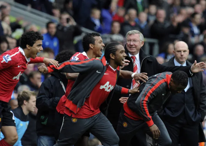 United knock Reds off THAT perch