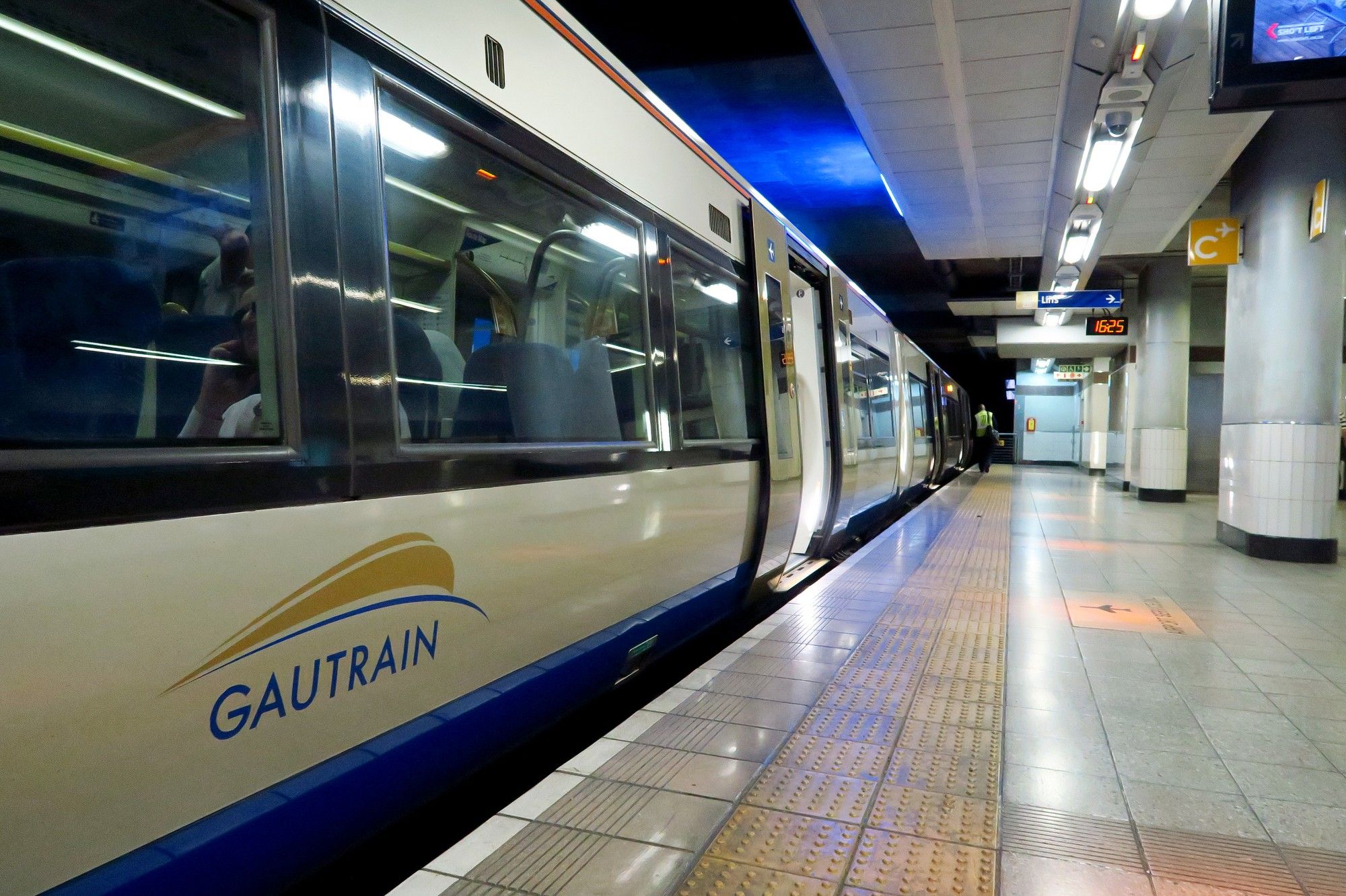 Disruption of Gautrain services between Park and Rosebank stations