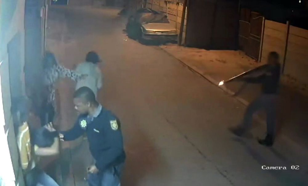 [VIDEO] Police in Delft shooting released on a warning