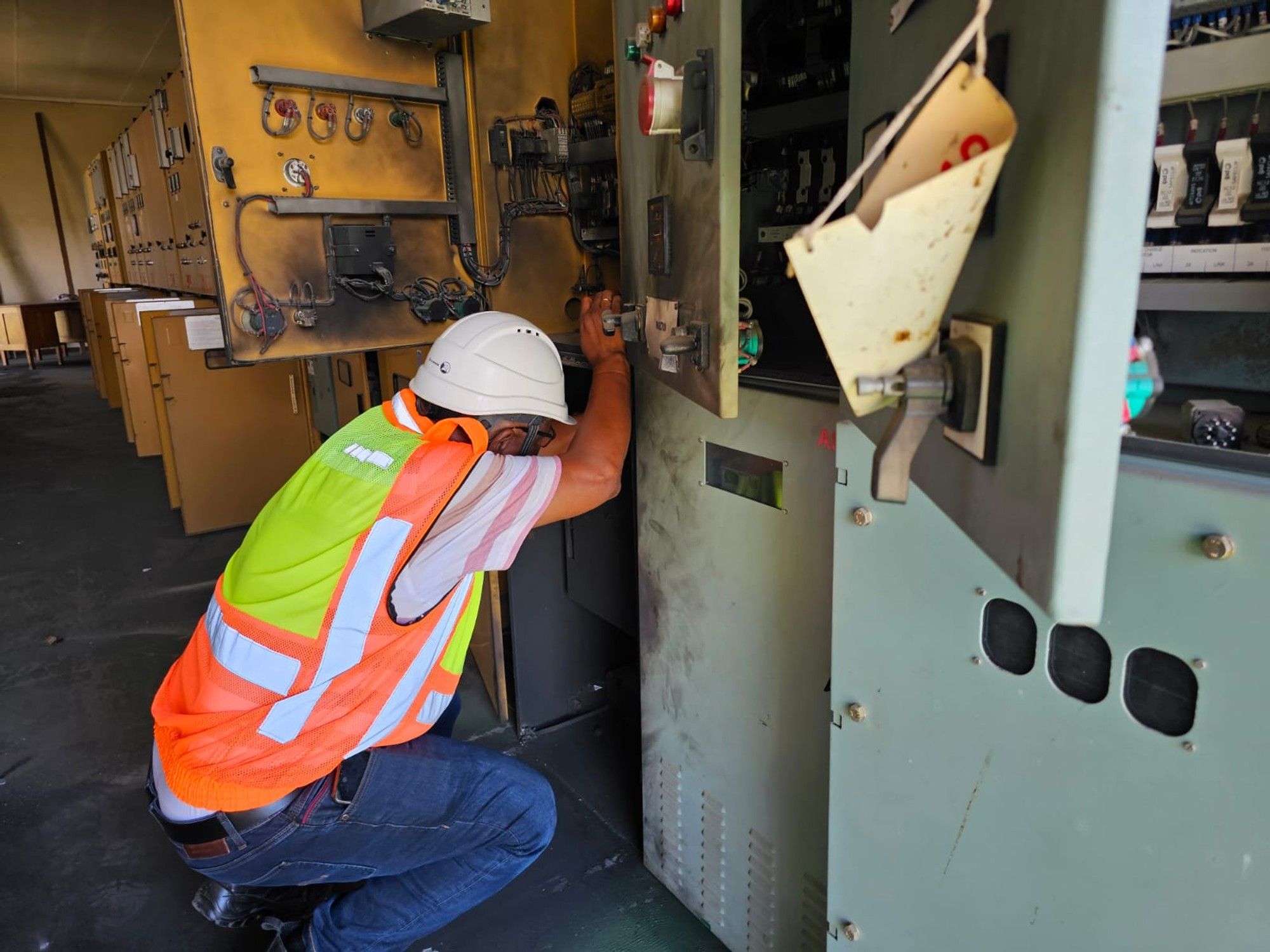 Electrical outages after feeder explodes