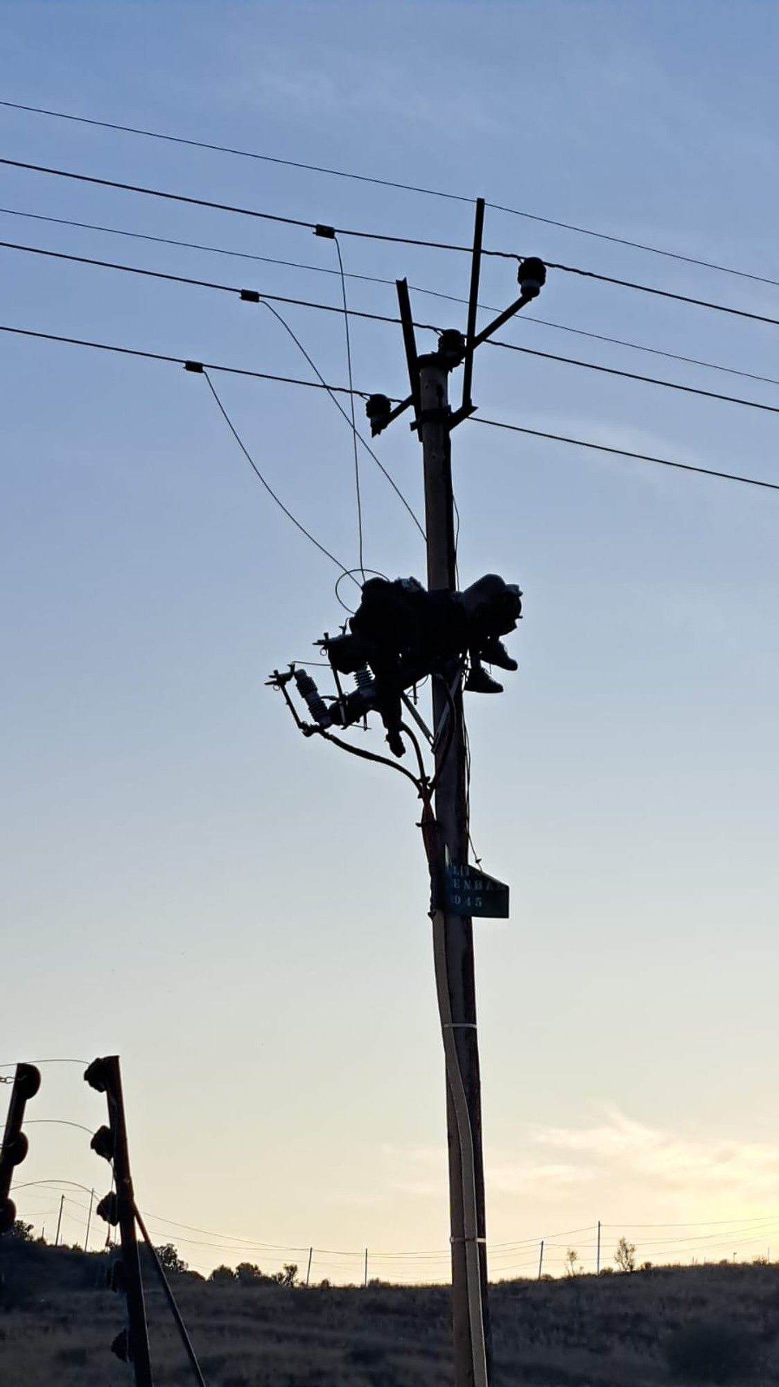 Body found hanging on Free State electricity transmission pole
