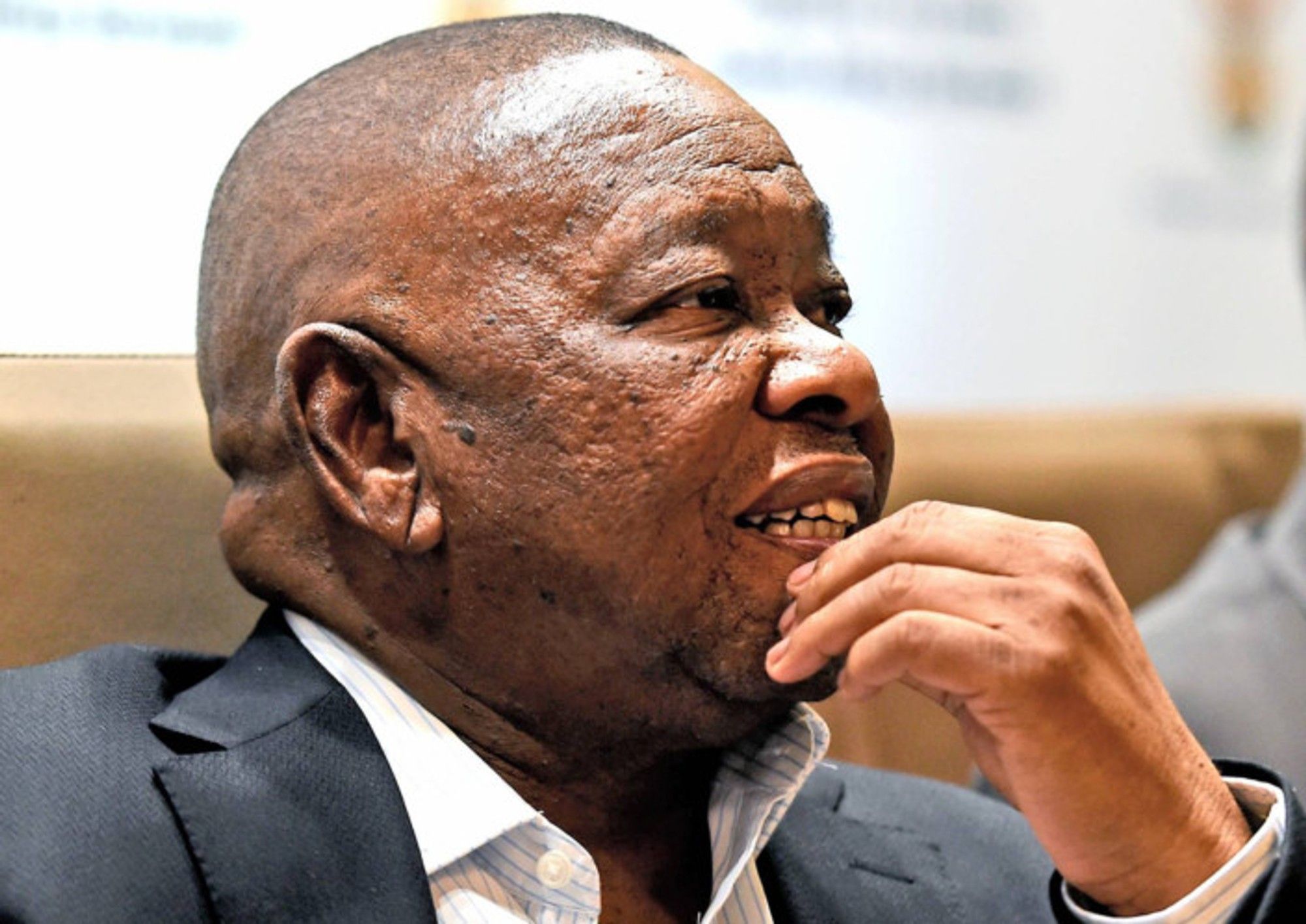 Blade in bid to settle fees dispute