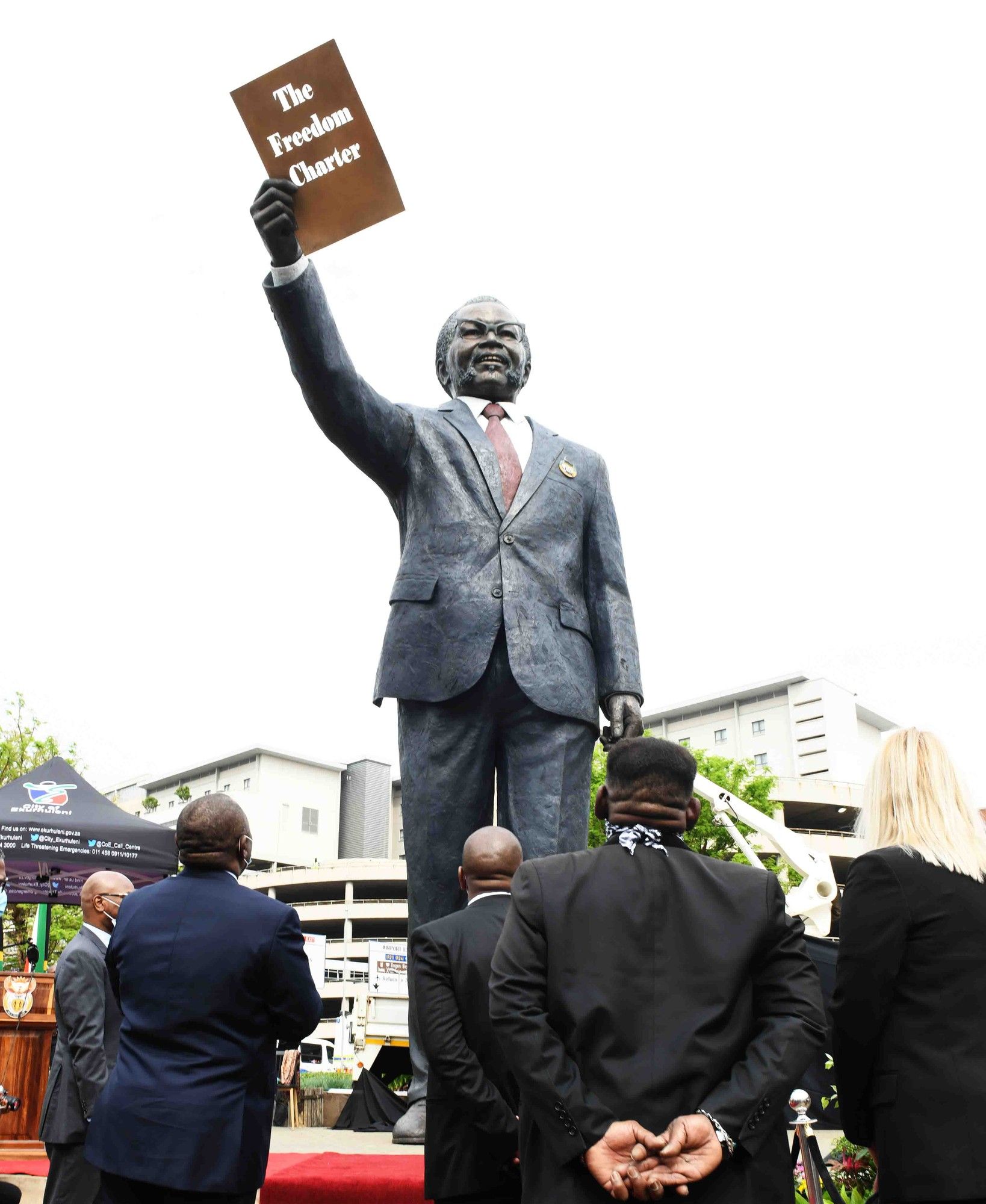 PICS: SA not forgetting its heroes, says Ramaphosa at OR Tambo statue ...