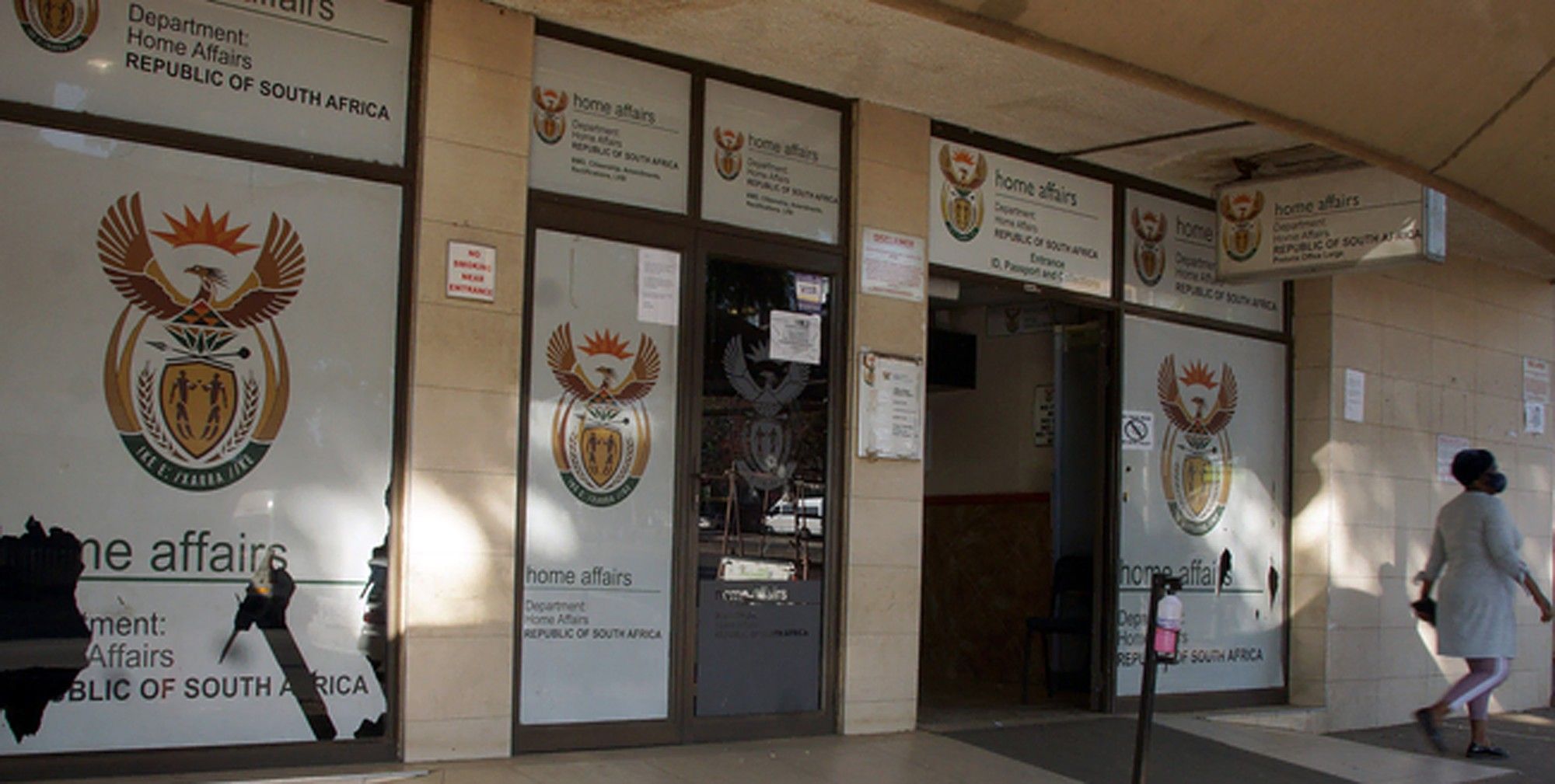 Home Affairs guard ‘removed’ for pepper spraying irate clients over ...