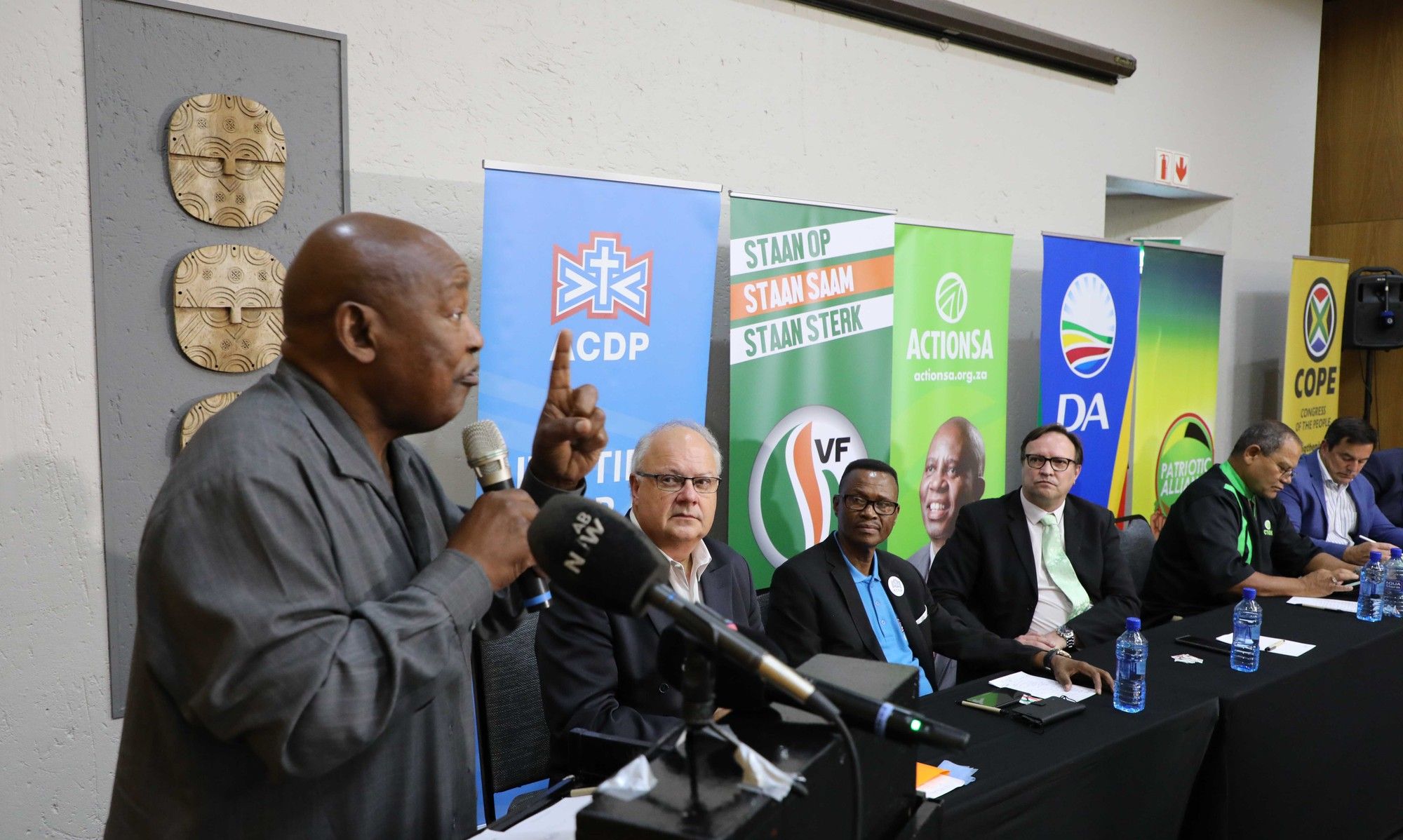 Coalitions preoccupied with occupation of political office
