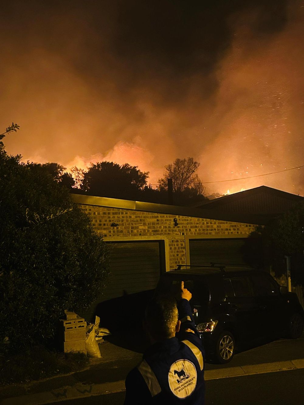 Cape Town and Winelands engulfed in wildfires: Firefighters on high alert
