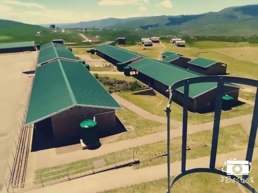 Zimkhalele uthisha otholakale nezimoto zokwebiwa