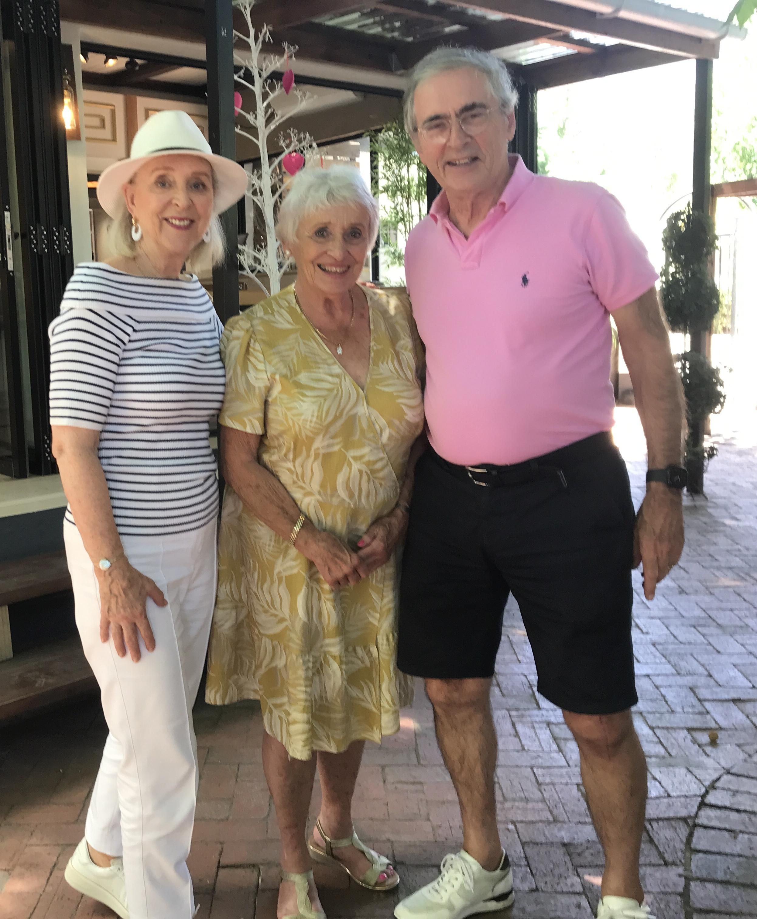 Rotary Anns receive Dutch donation