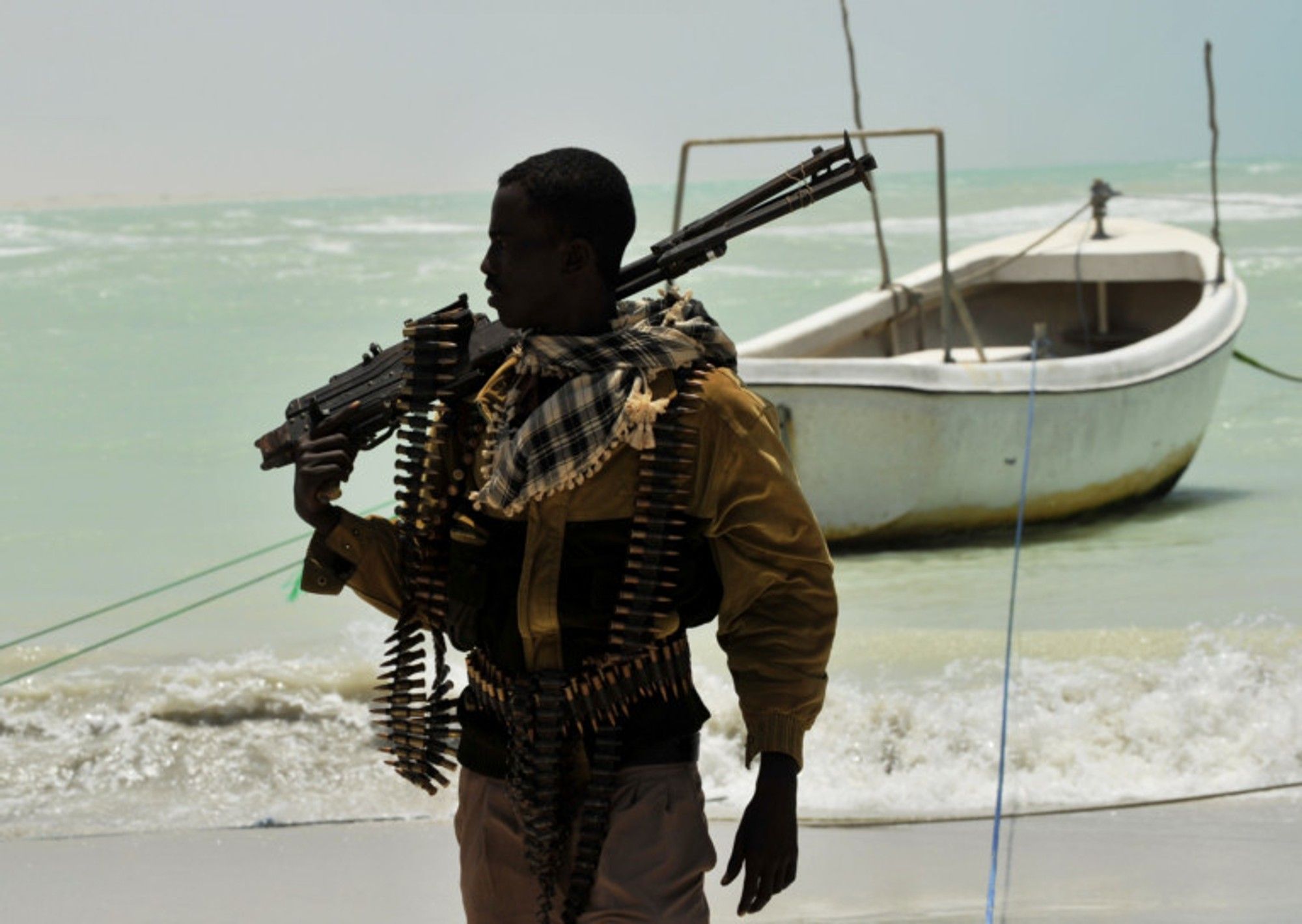 Somali pirates free Indian crew