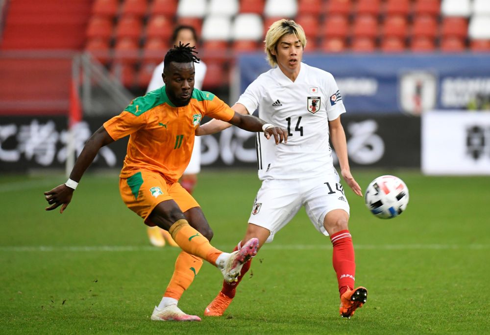 Burnley sign Ivory Coast international Cornet from Lyon