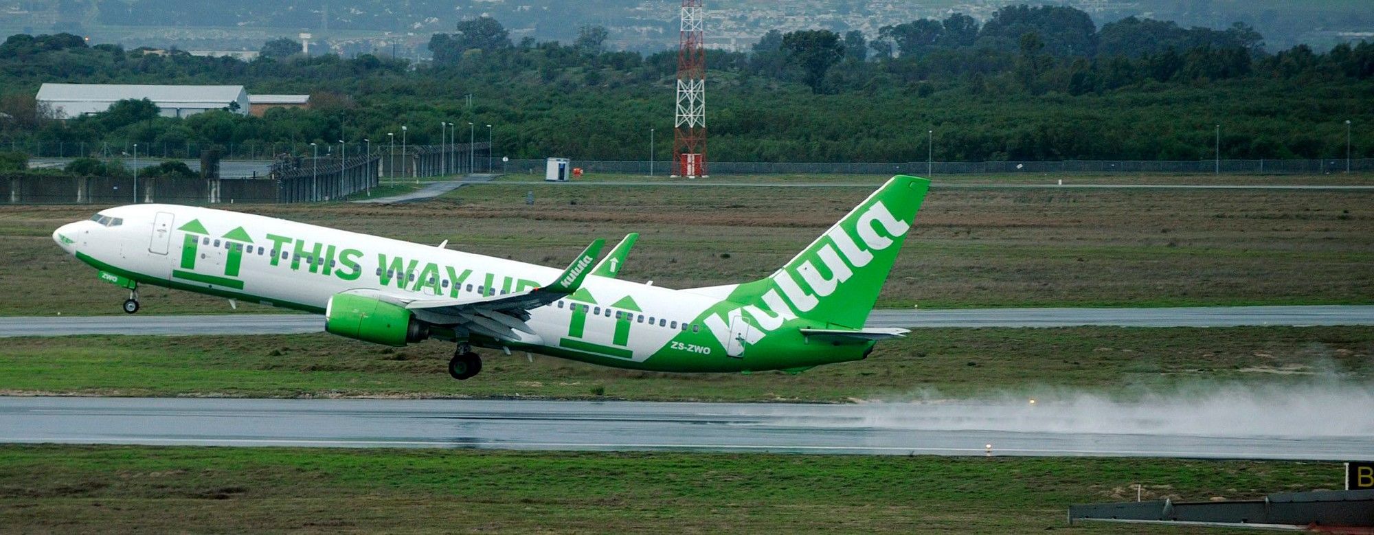 Engine trouble forces Kulula plane to make an emergency landing mid-flight