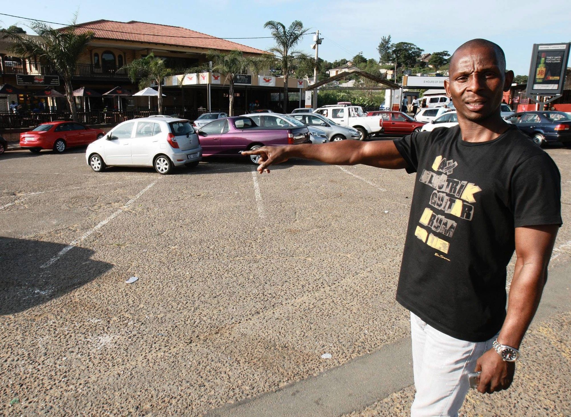 Max’s Lifestyle owner Max Mqadi rushed to hospital after shooting