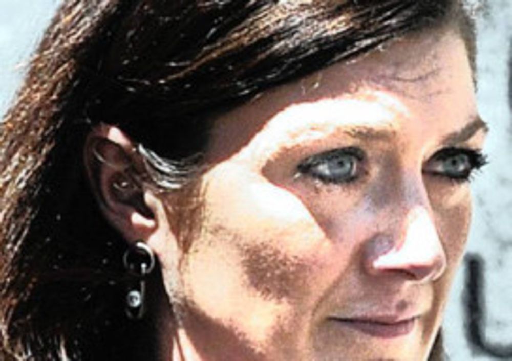 ‘Relief’ as US widow wins shark diving case