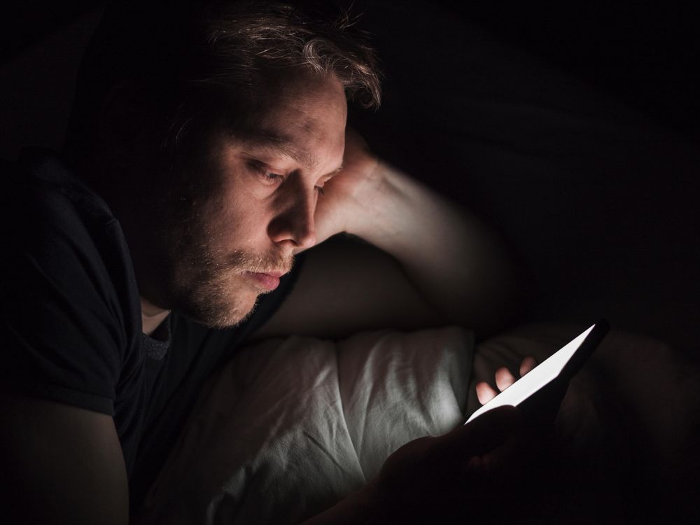 Therapist reveals how brain rot and doomscrolling can affect your ...