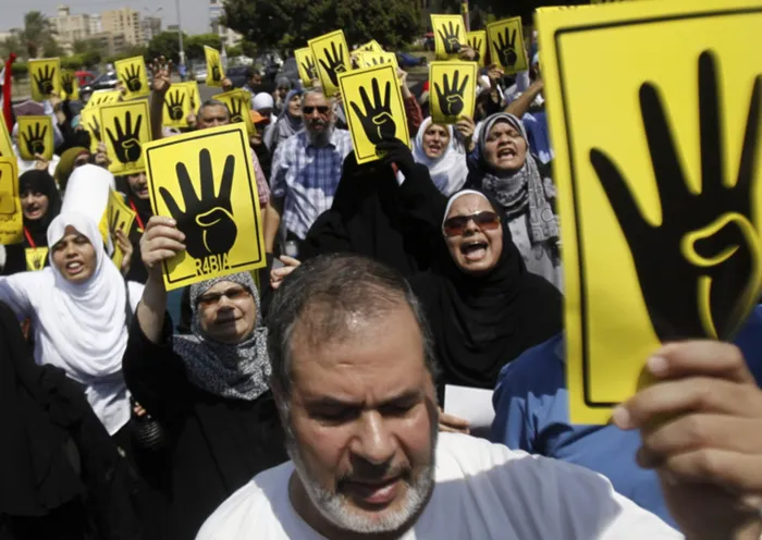 Thousands of Morsi supporters march