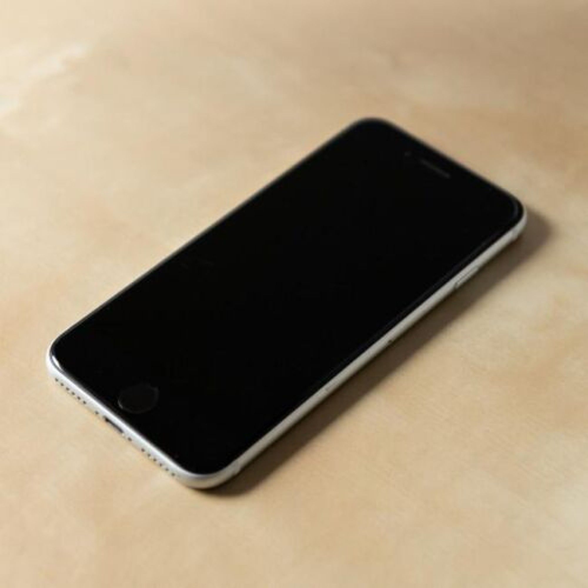 Self-repairing smart phones predicted to launch by 2028