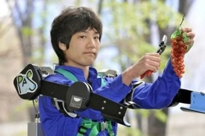 PIC: Robo-suit promises superpowers