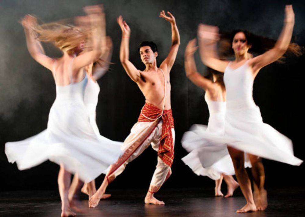 Dance prayer to the divine returns