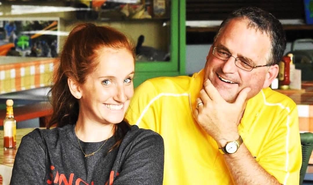 Dad writes letters to strangers who need a father figure