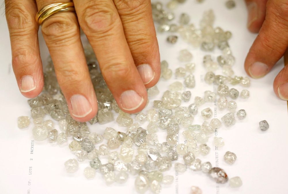 Good demand for diamond jewellery over holidays – De Beers