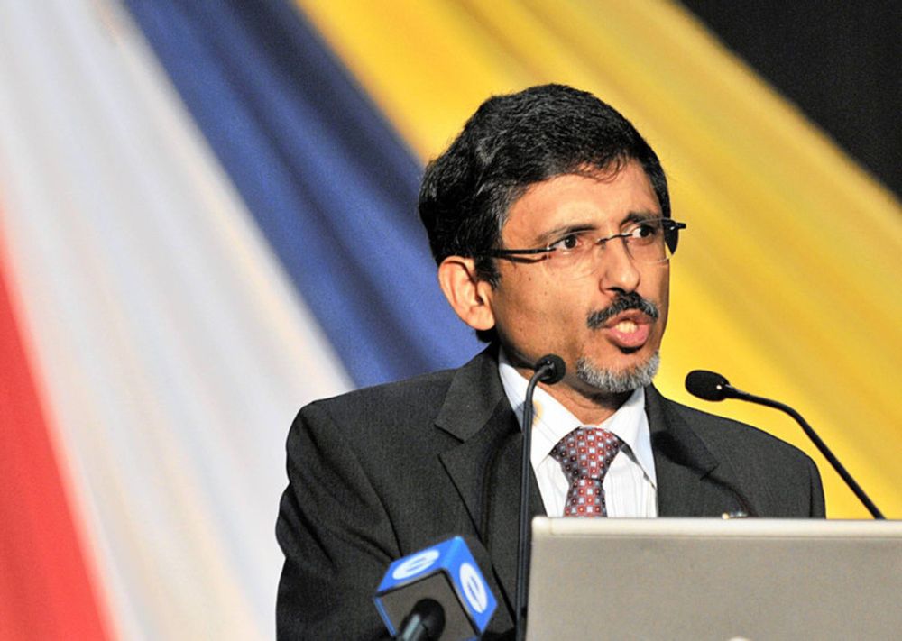 Patel: 180 000 work on state projects