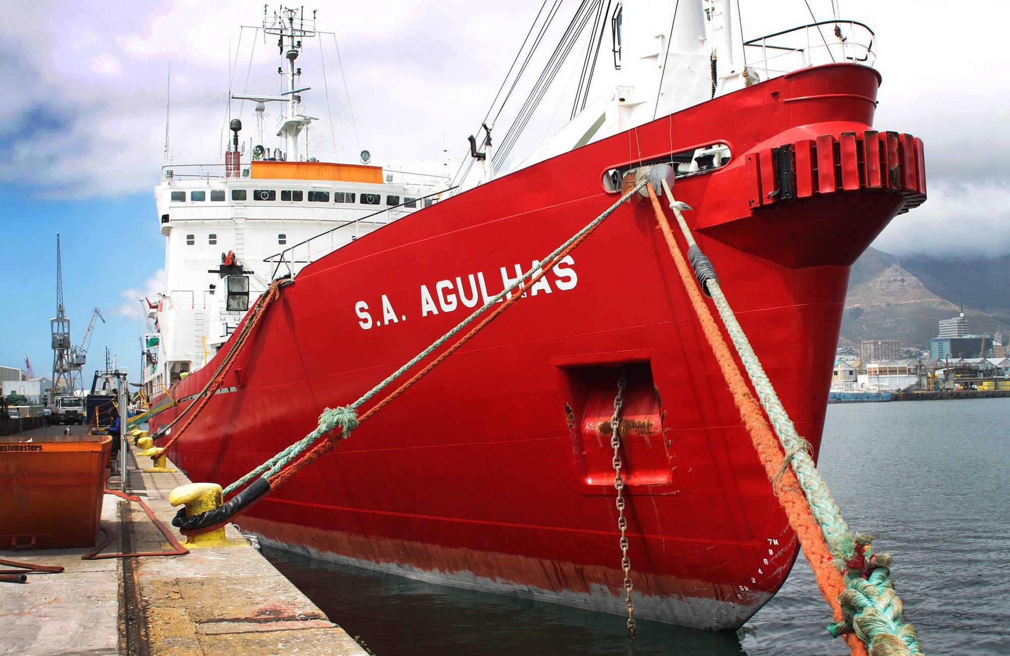 SA Agulhas I’s symbolic handover marks transition to new German owners