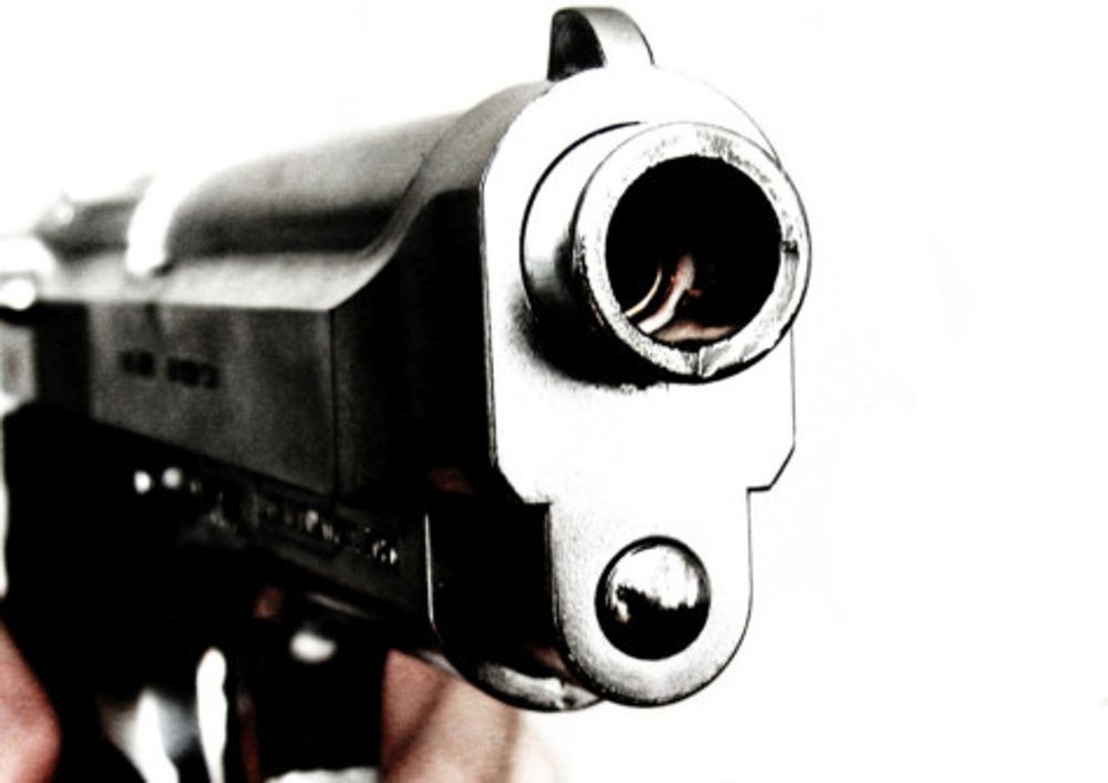 Journo convicted of buying gun for story