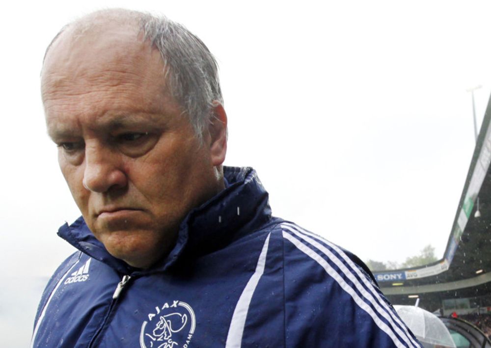 Jol walks away from Ajax