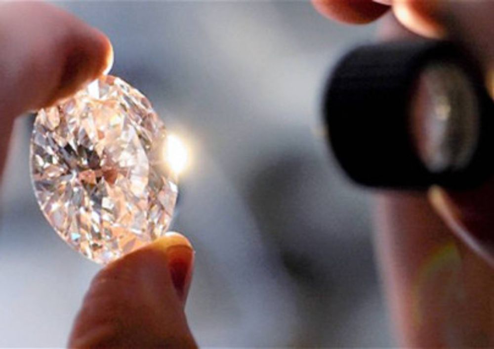 Zim minister applauds diamond sales decision