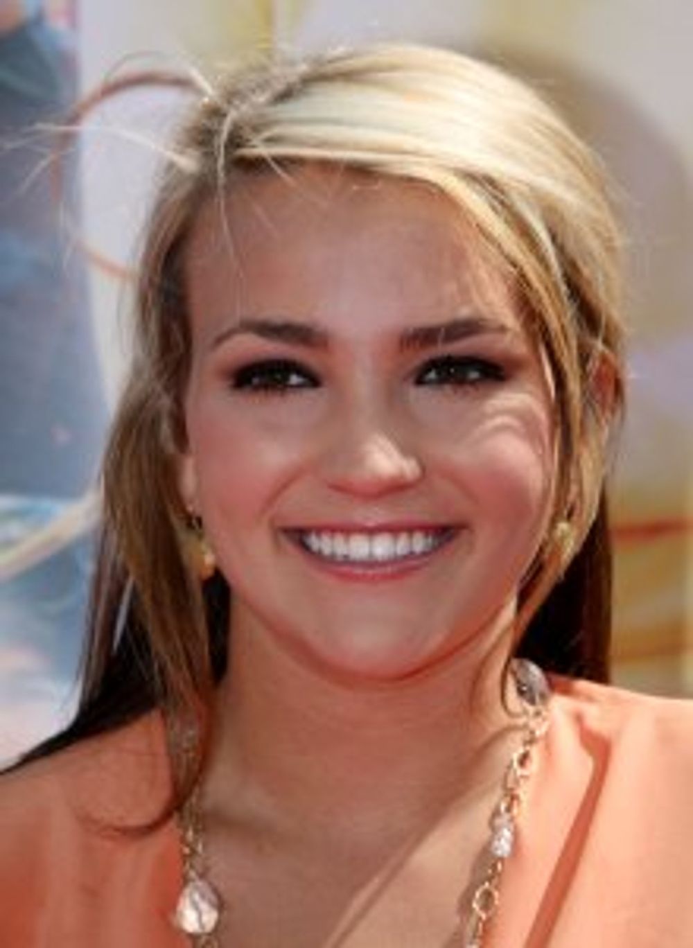 Pregnant Jamie now single - report