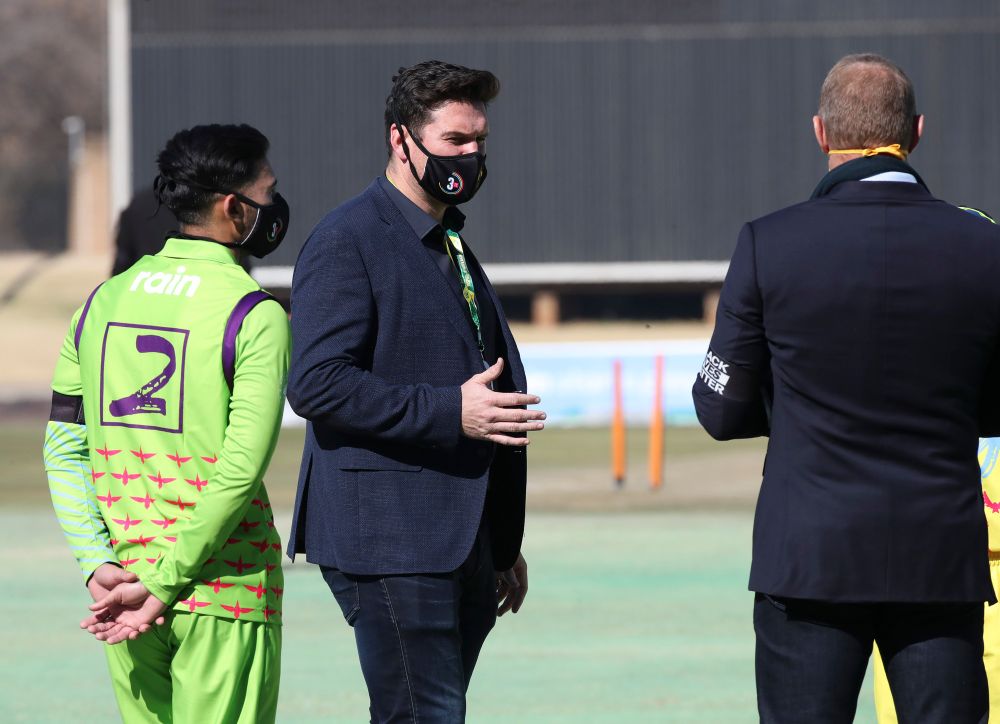 Graeme Smith puffs out chest as CSA finally gets innings going