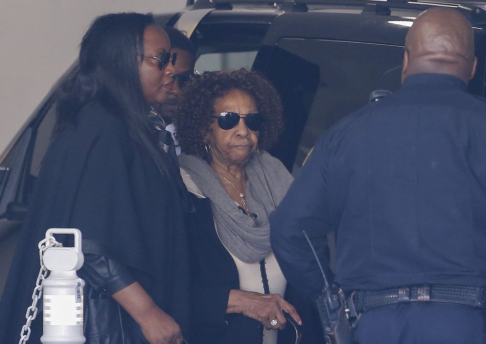 Whitney’s mom visits Bobbi in hospital