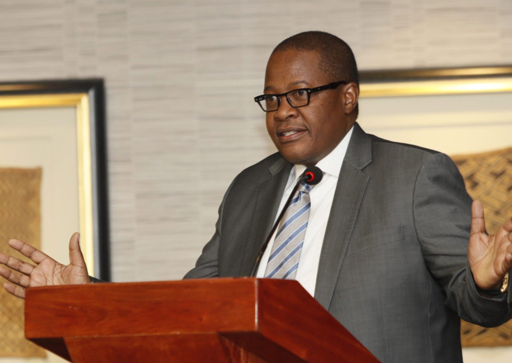 Little sympathy as Molefe quits