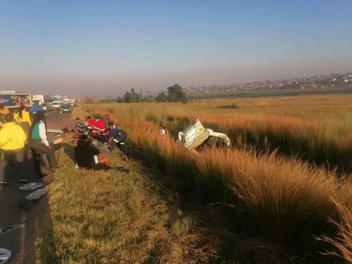 Learners killed on N4 as three vehicles travelling in same direction crash