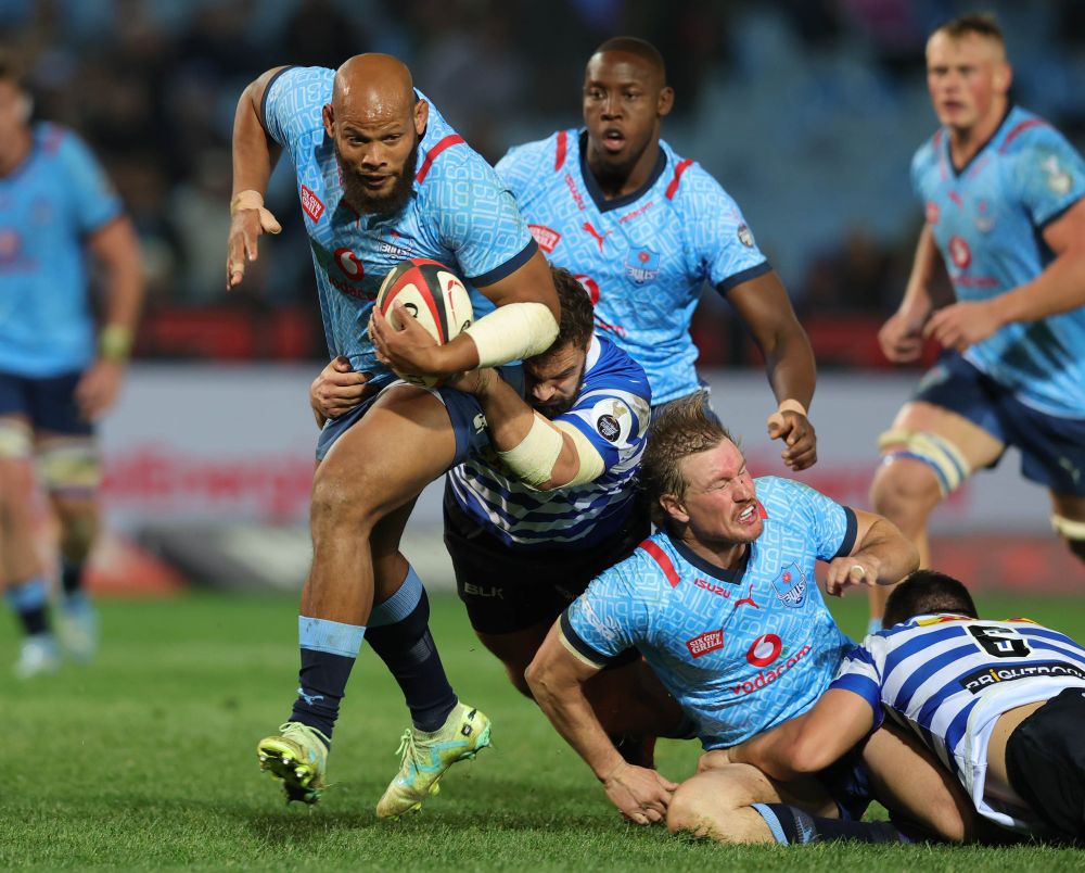 Carr rolls back the years for log-topping Bulls