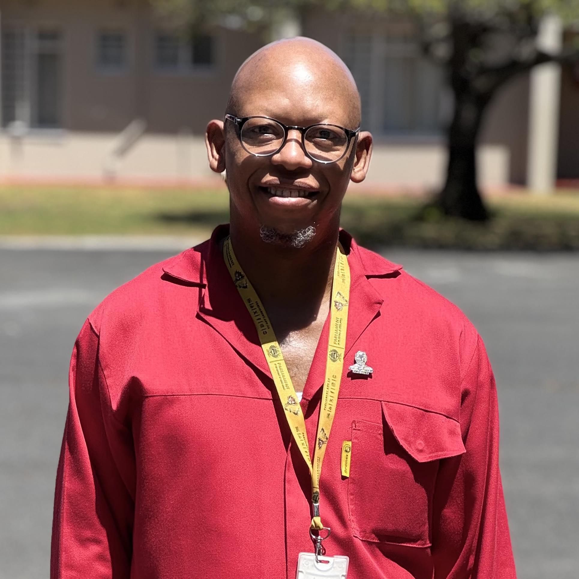 Owe-kwaito ubhalele uSomlomo evuthayo incwadi ngosizi lwamaciko