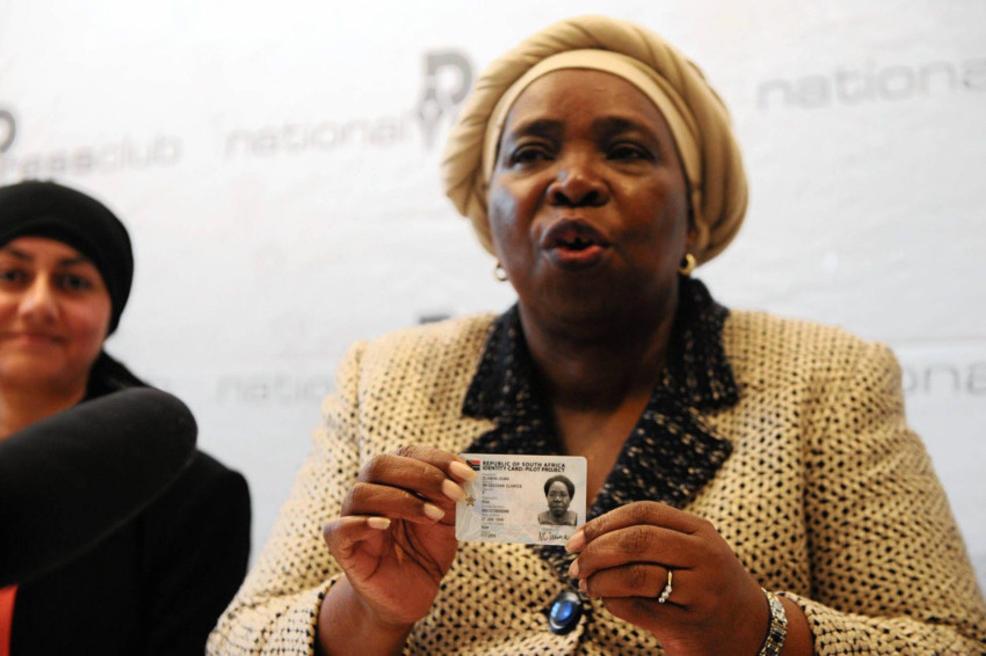 Give pupils IDs: Sadesmo