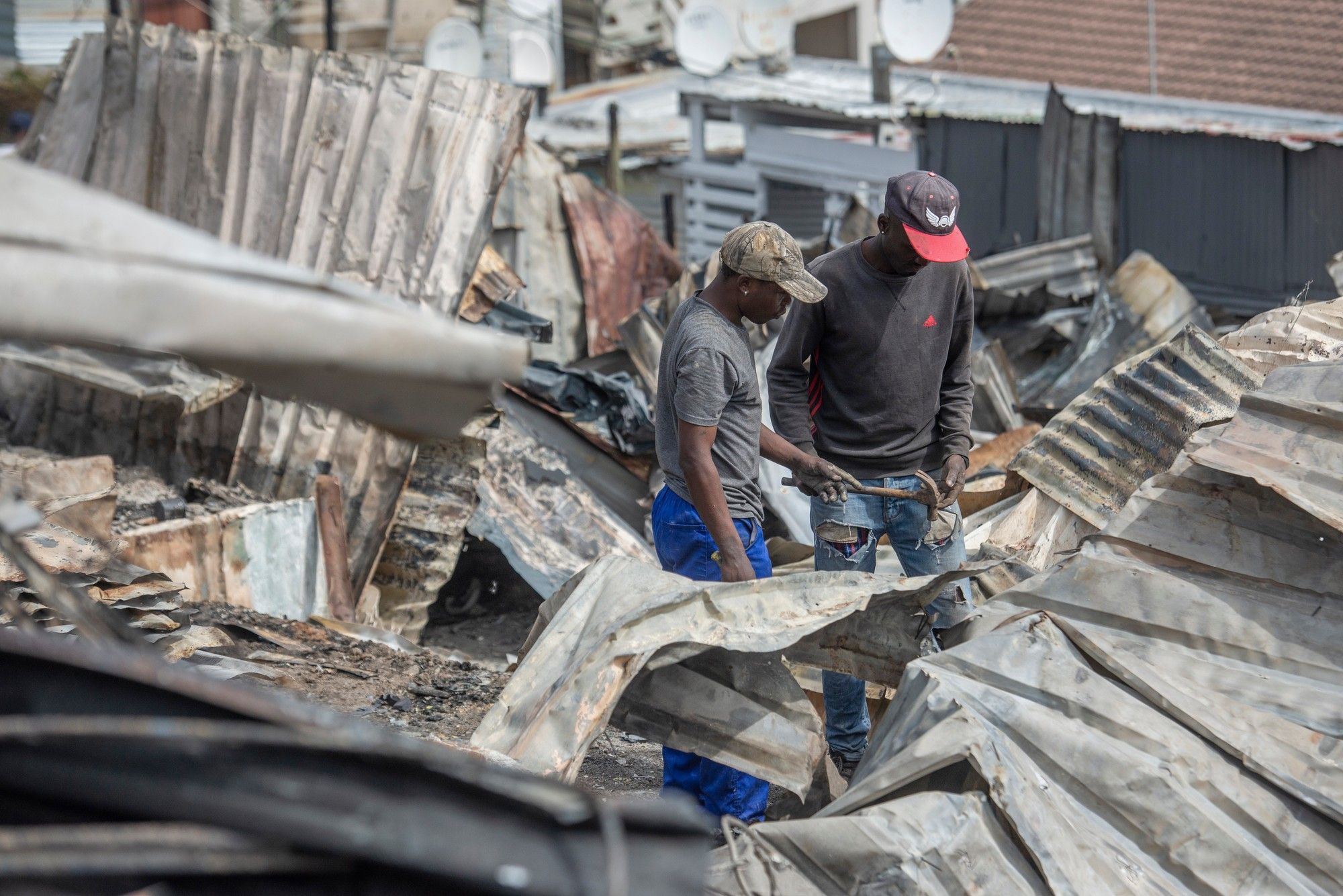Close to 300 people displaced in raging Imizamo Yethu fire